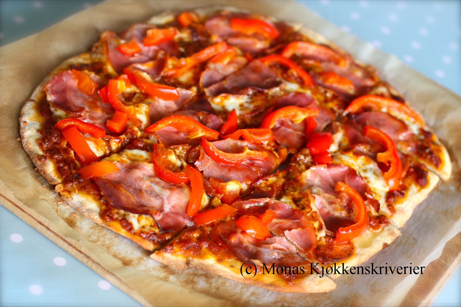 Monas Kjøkkenskriverier: Seriøst god pizza! (pizzabunn av durumhvete)