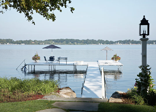 Hydrangea Hill Cottage: Indiana Beauty on Lake Maxinkuckee
