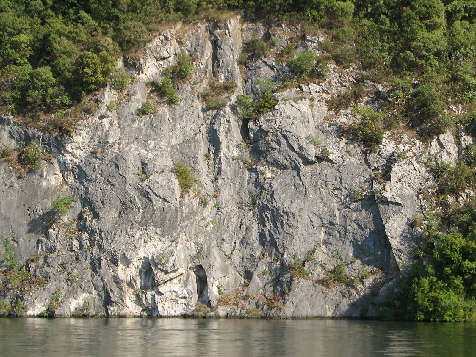 DUNAREA la DROBETA: DUNAREA la CAZANE