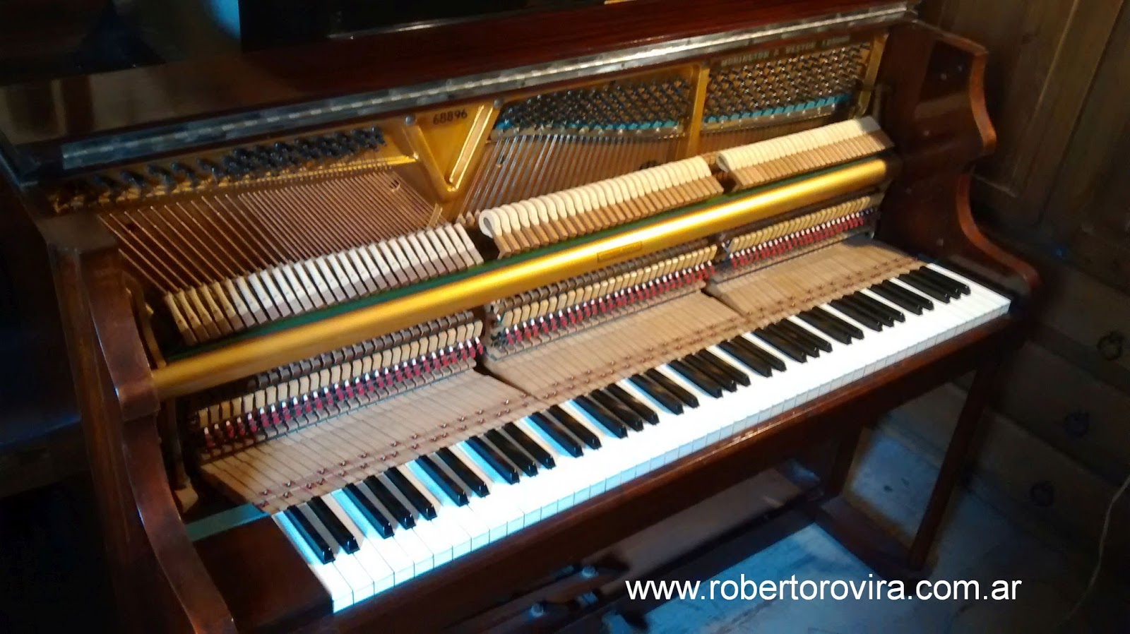 Diario de un afinador de pianos, por Roberto Rovira.