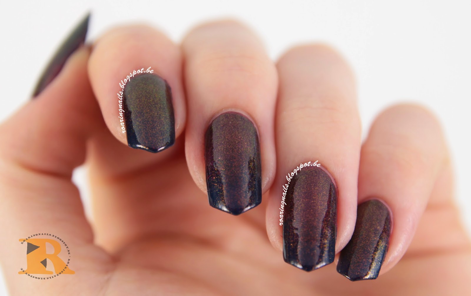 Roaring Nails: Dark Magic Gradient