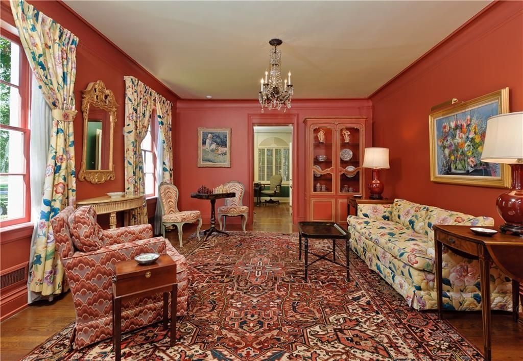 Old School Dallas Chic - The Glam Pad