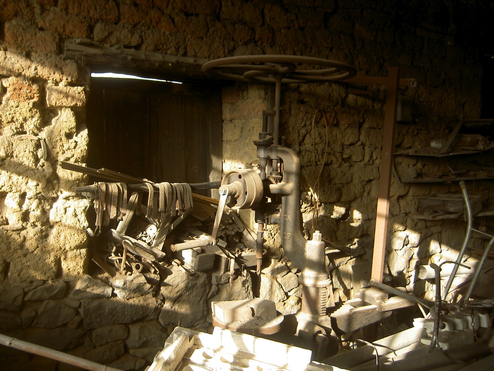 ΓΙΑΝΝΗΣ Δ.ΛΥΡΑΣ: Τα παλιά Καμίνια - Μέρος Βο