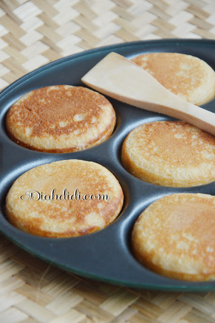Diah Didi's Kitchen: Pancake Jawa....a.k.a Kue Apem