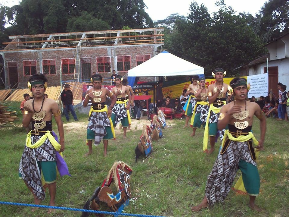 KESENIAN RAKYAT MAGELANG: KESENIAN JATHILAN