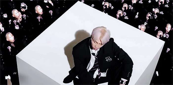 배우 김태리가 한달동안 반복해서 듣고 방탄소년단 입덕한 곡 - 스퀘어 카테고리