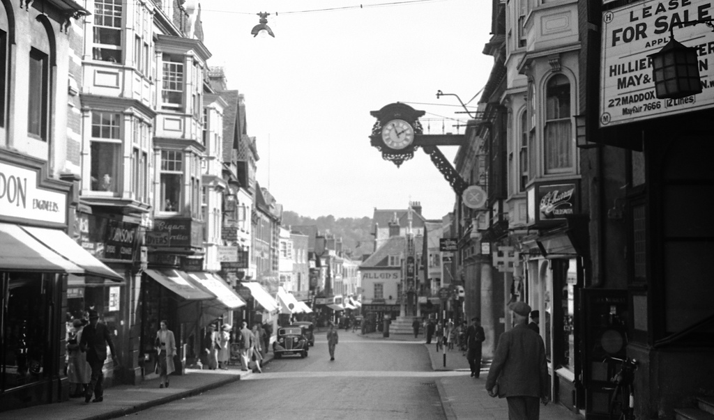 Amazing Photos Document Everyday Life of England in the Late 1930s ...