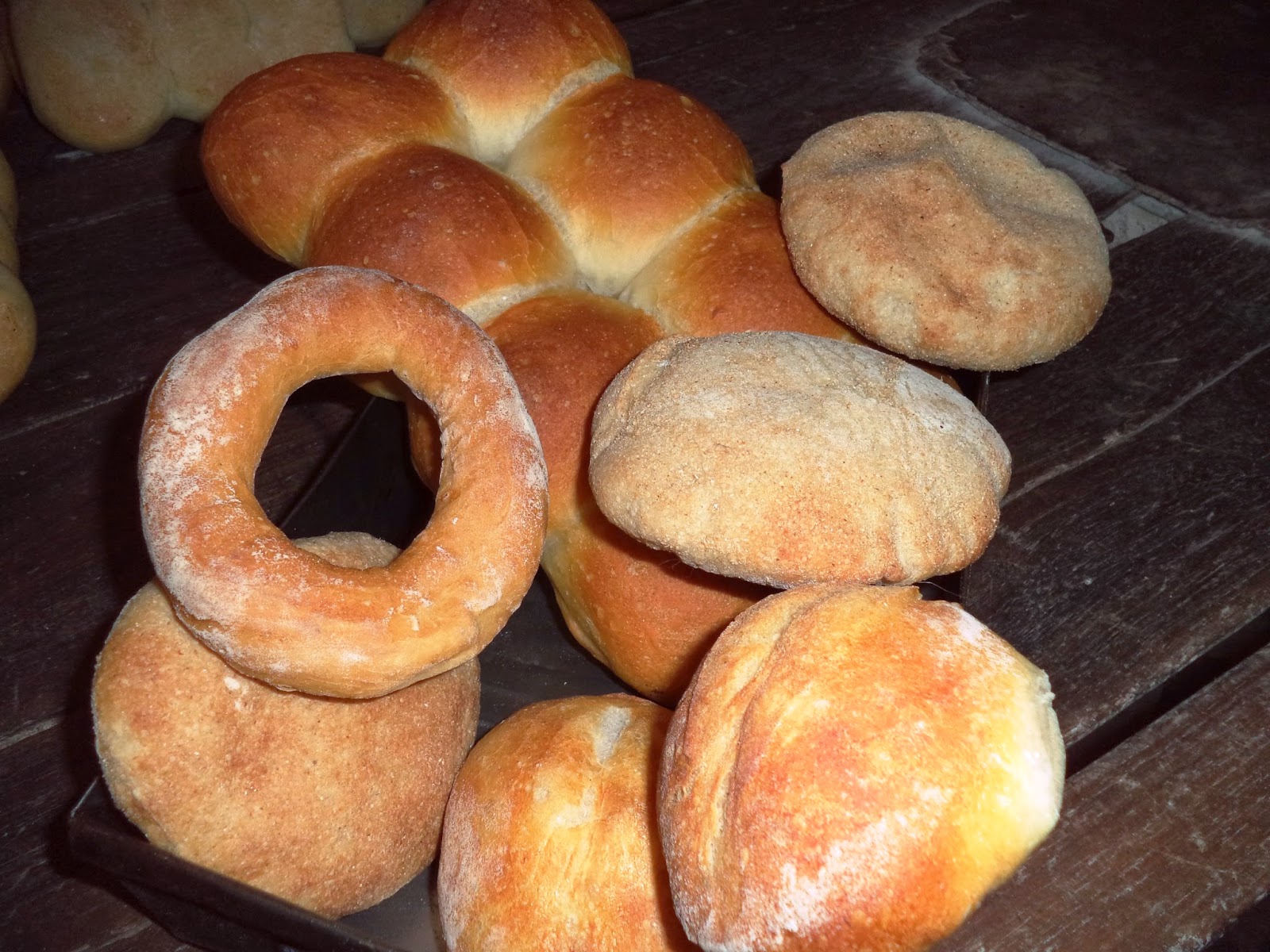 Goa's Tastebuds: Goan bread Can one live on bread alone?