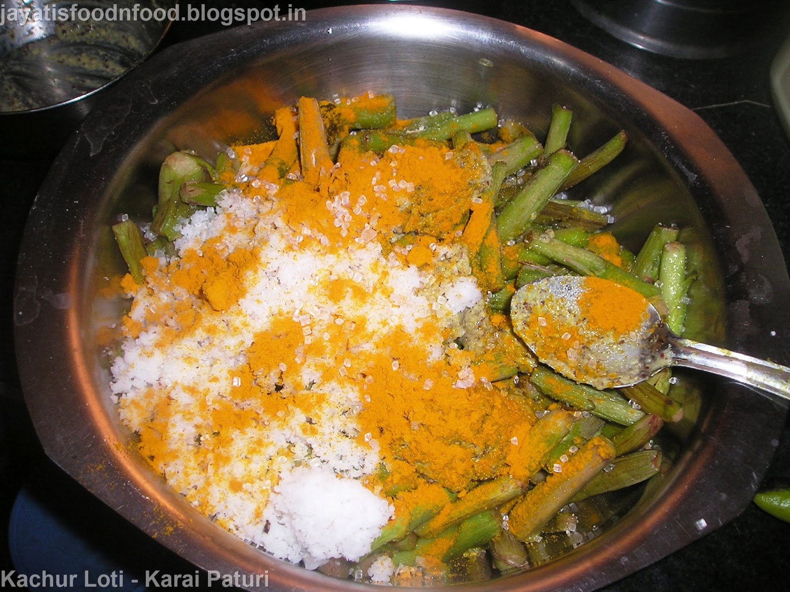 Jayati's Food Journey - Enjoy!!!: Kachur Loti - Karai Paturi