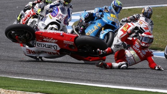 Marco Simoncelli killed in accident at Malaysian