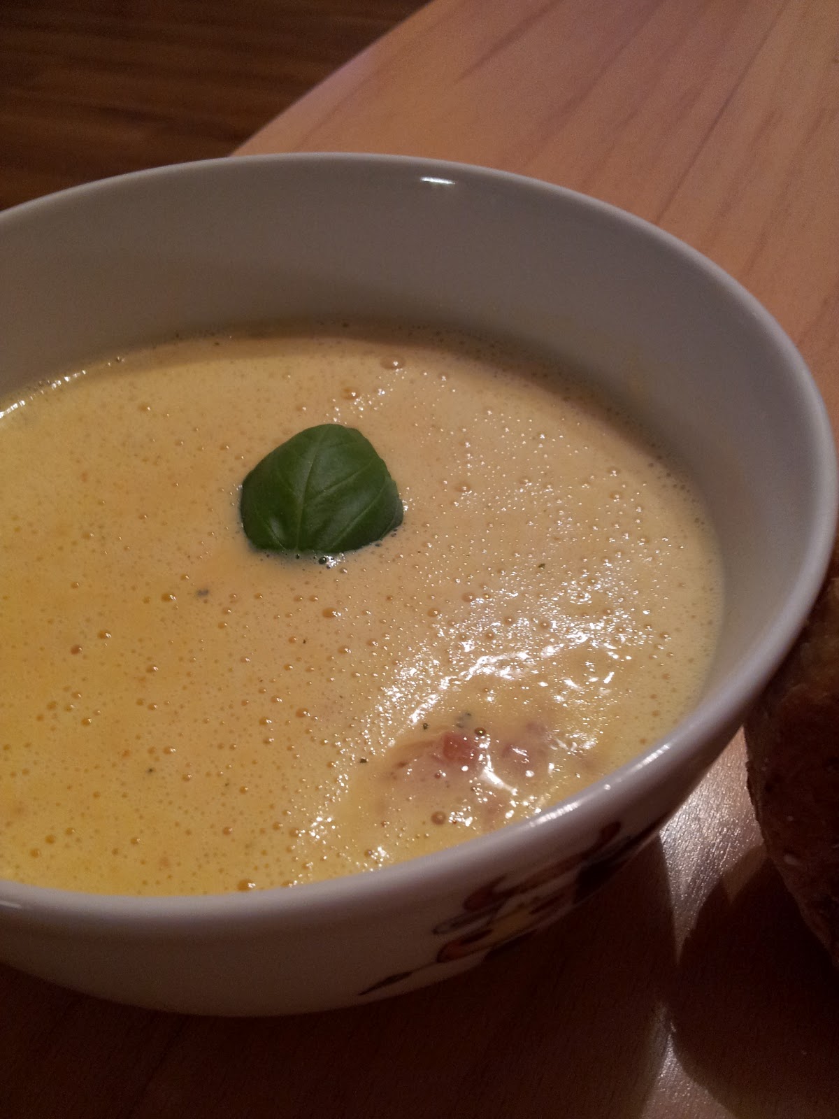 Gredi kokkab: Suitsujuustusupp kanaga