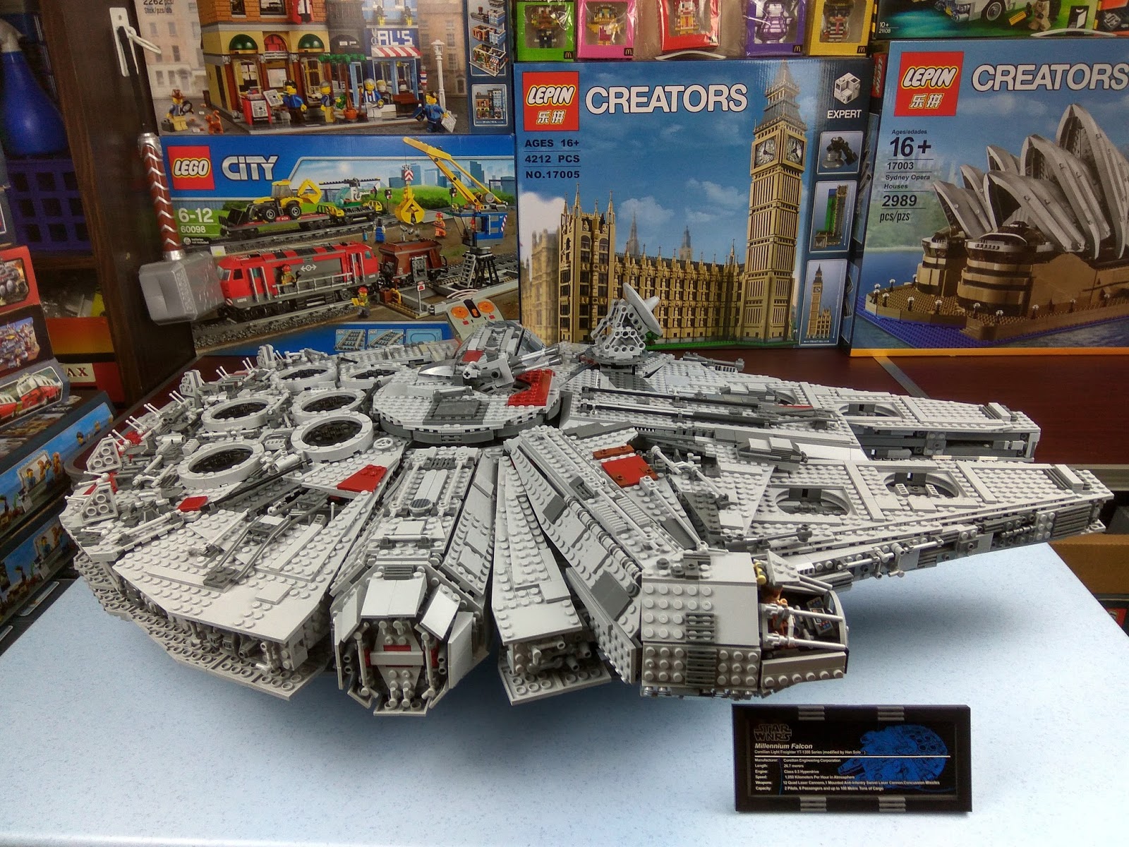 .: Monkeys Can Game :.: LEPIN 05033 UCS Millennium Falcon Review