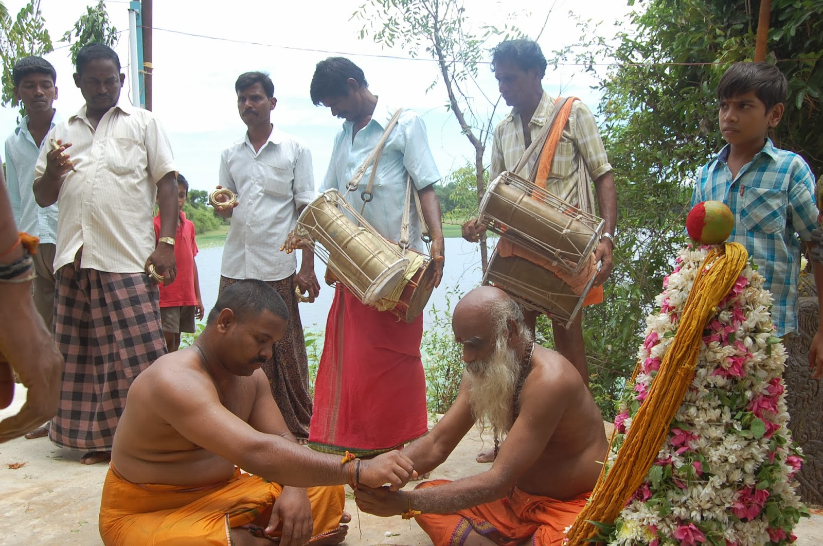 Ayyangarkulam Vadakarai Kannimar: paal kudam