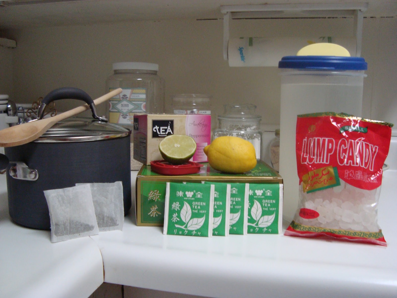 JWo Designs: Sweltering Summer Days: Lemon (or Lime!) Mint Tea Recipe