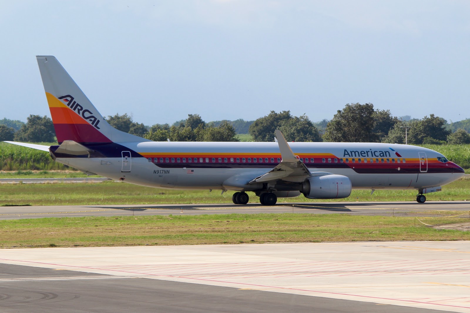 SPOTTING EN SKCL / CLO: BOEING 737-823 AMERICAN AIRLINES "AIRCAL" RETRO ...