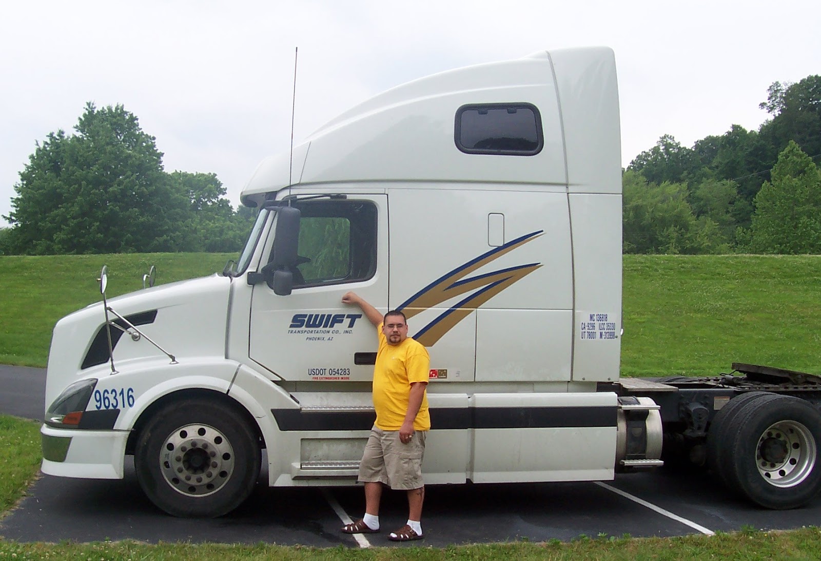 DIECIOCHO RUEDAS: JERRY MOYES …EL REVOLUCIONARIO DEL TRANSPORTE EN ...