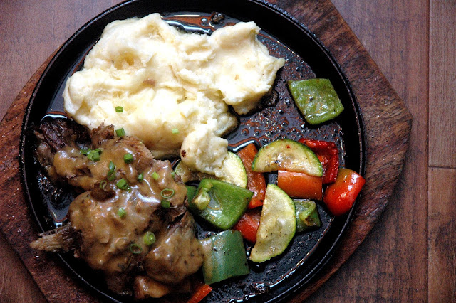 DUDE FOR FOOD: Somethin's Brewin' at Slappy Cakes...