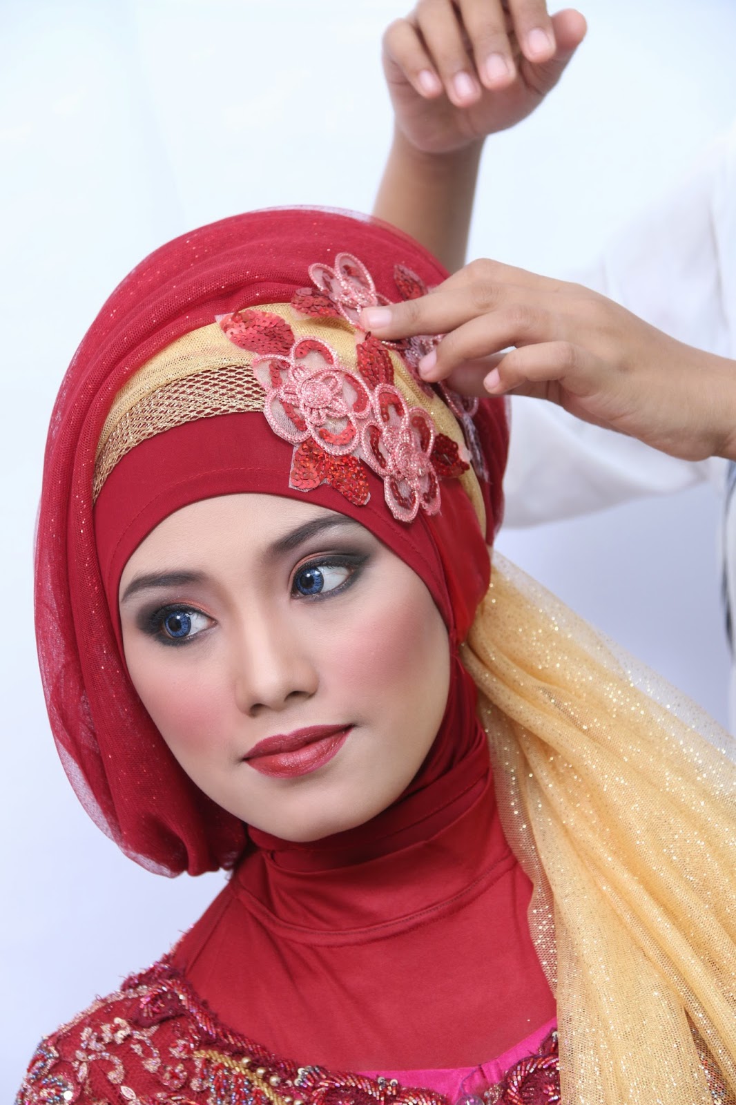 Naveela Beauty Muslimah: HIJAB STYLIST DI JAKARTA