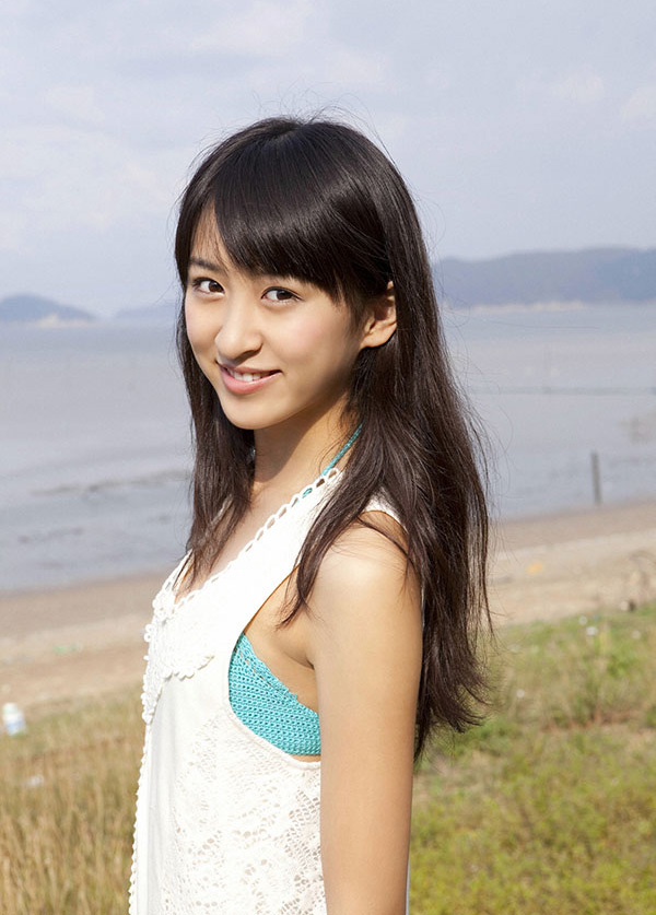 Rina Rukawa Enjoy Summer At the Beach