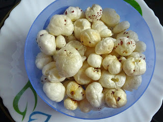 Veg Indian Cooking: Phool Makhana Tomato Curry