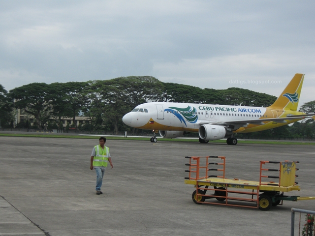 datligs: Cebu Pacific Plane At Dumaguete Airport