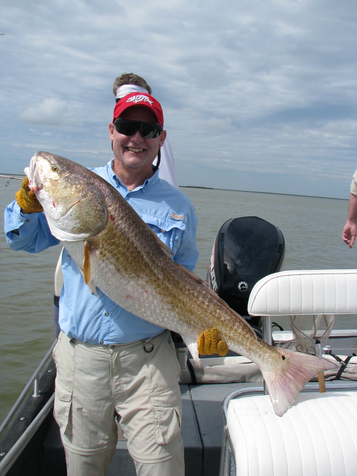 THE FISHING NEWS: MONSTER BULL REDFISH IN VENICE, LA
