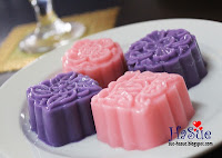 JAMUAN DALAM PERAYAAN ORANG CINA: Yue Gao& yue bing (月糕&月饼）Kuih & kek Bulan