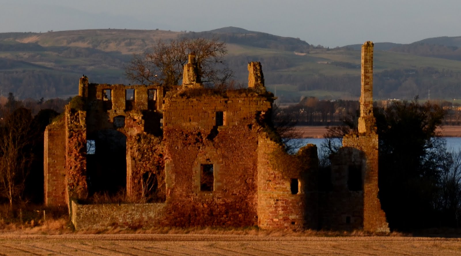 Tour Scotland: Tour Scotland Photographs Ballinbreich Castle North Fife ...