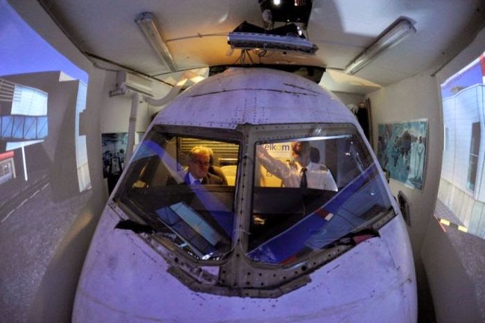 World Of Technology: This Homemade Flight Simulator Is Amazing (15 pics)