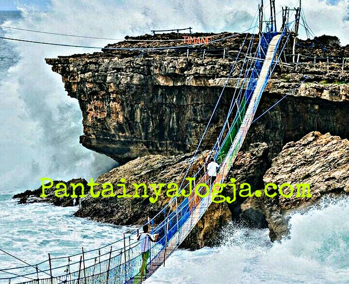 Pantai Timang Gunungkidul_pantai dengan gondola dan jembatan ekstrem ...