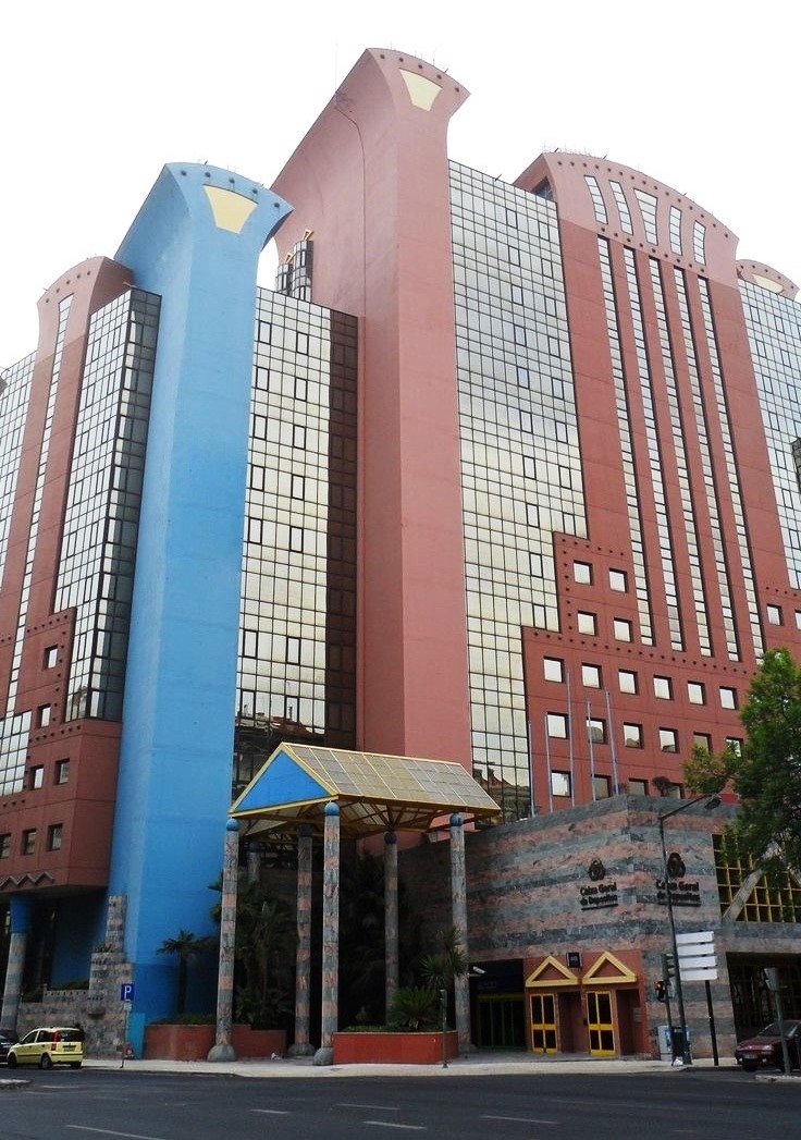 CASCOTES: 466. TOMÁS TAVEIRA, arquitecto