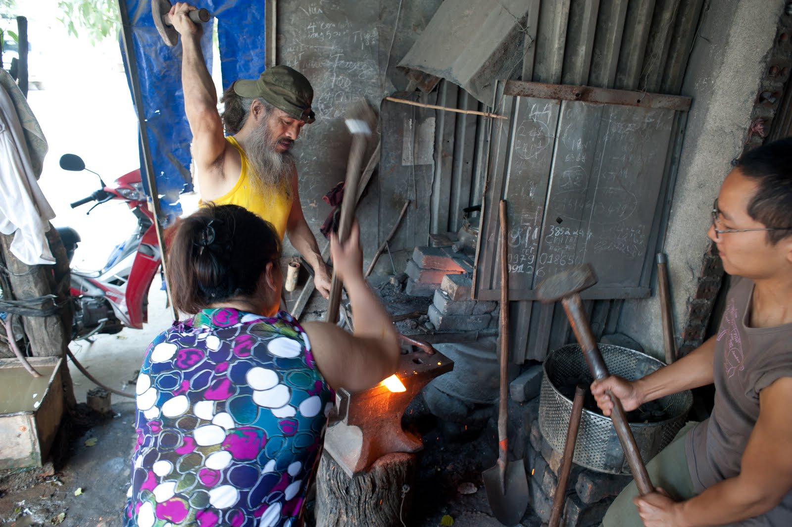 Apprentissage de la forge : 16ème journée pour Vinh - Les couteaux et ...