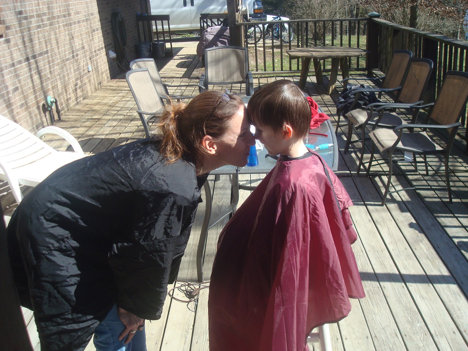 Big Happy Nest: Family Haircuts... How to Cut a Little Boy's Hair
