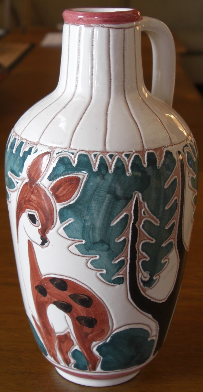 A/S Elle Keramikk: Elle vaser med hank.