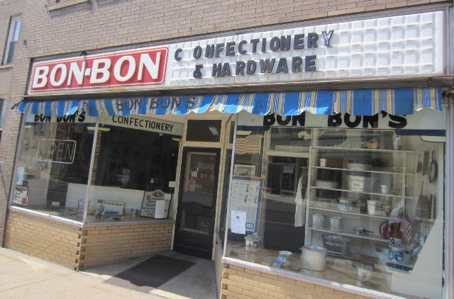 wacky tacky: Bon-Bon's & Berdine's: Small Town Shopping