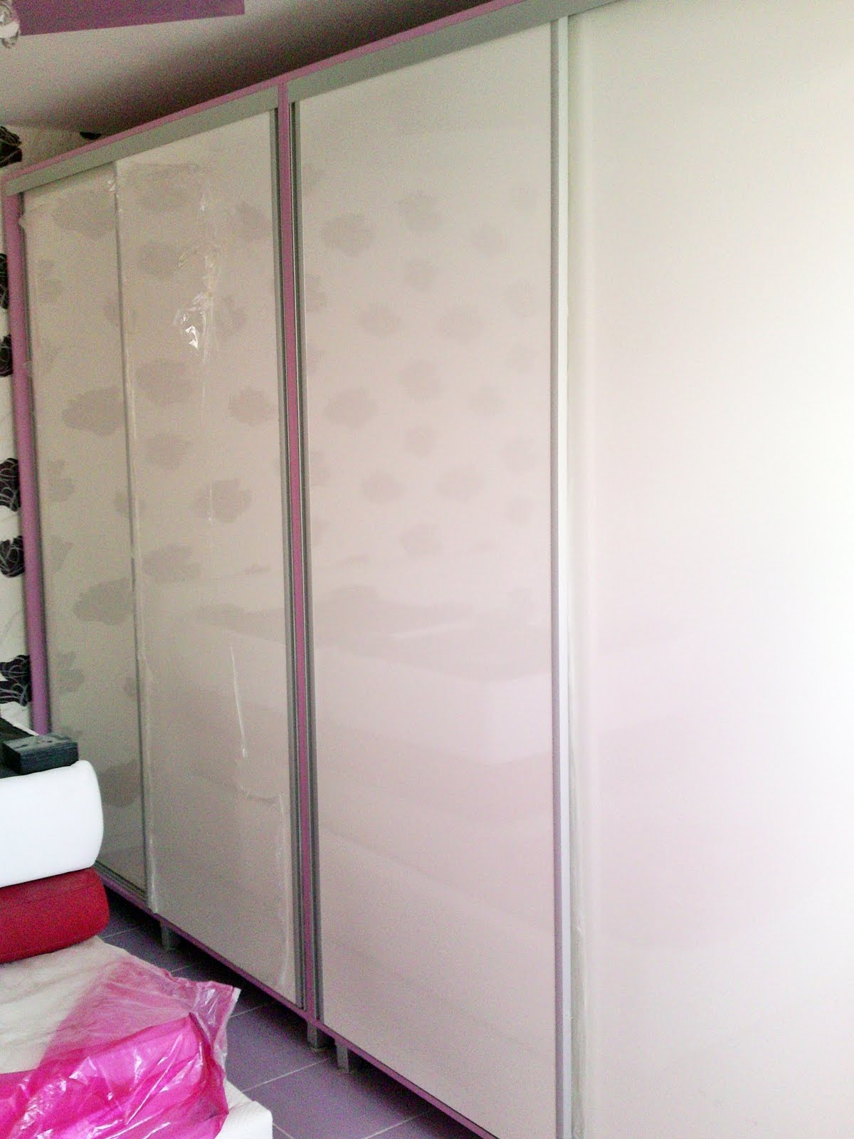 BLOGUL CU MOBILA: Dressing alb, cu 4 usi