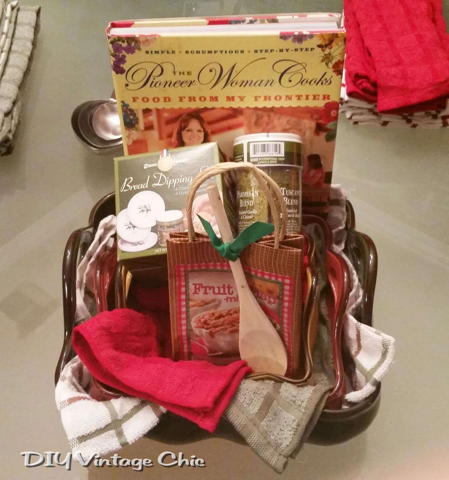 The Lakeside Collection Gift Basket