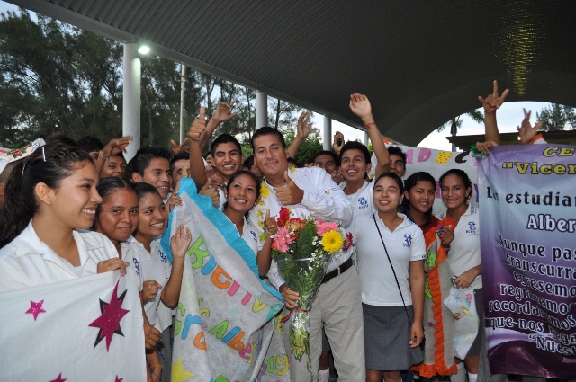 VaXtuxpan. Periodismo Virtual.: DESPUÉS DE 30 AÑOS DE GESTIÓN, EL CETIS ...