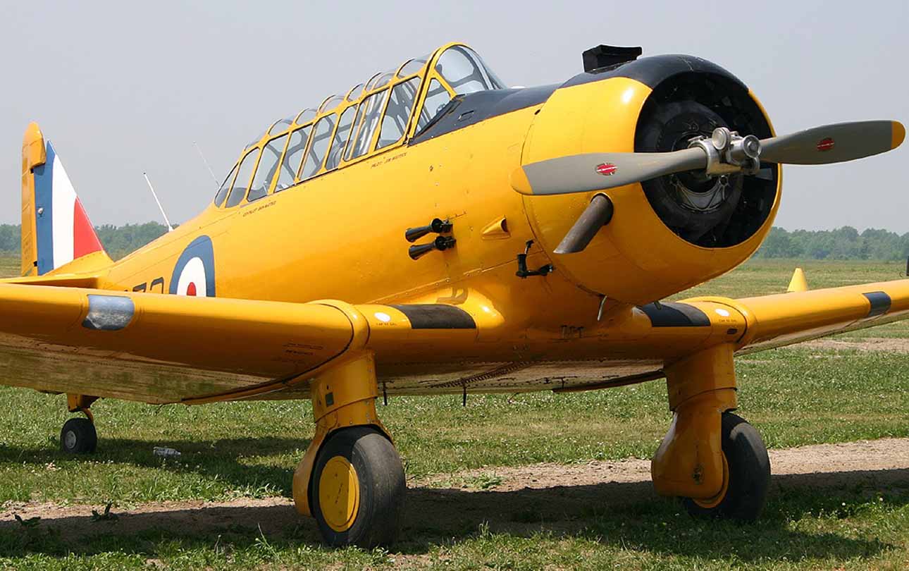 nhungdoicanh: North American BT-9 / BT-14 / NA-64 Yale