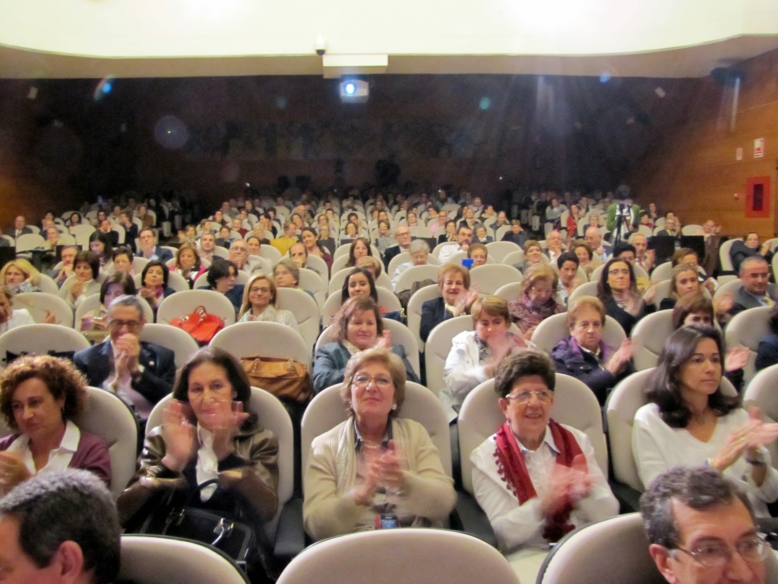 El Simposio y los medios ~ Simposio San Josemaría