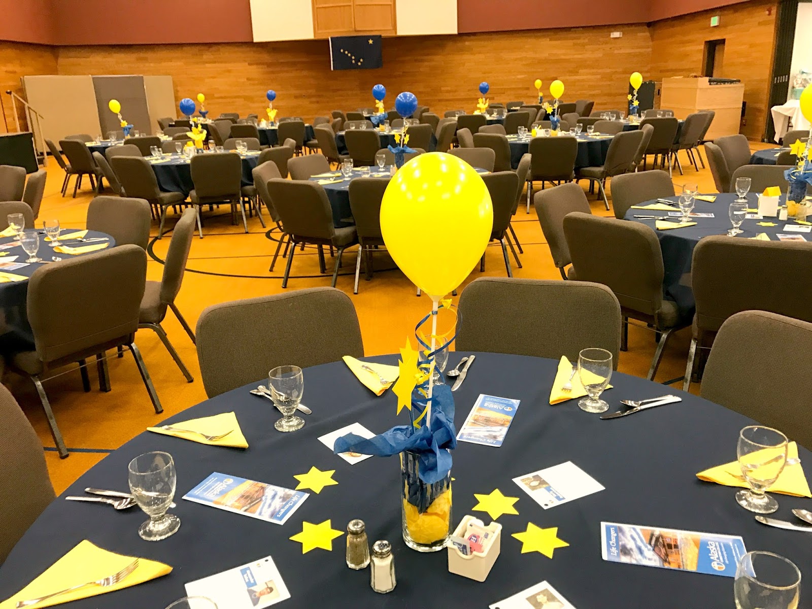 michelle paige blogs: Decorate A Fundraising Auction for Cheap