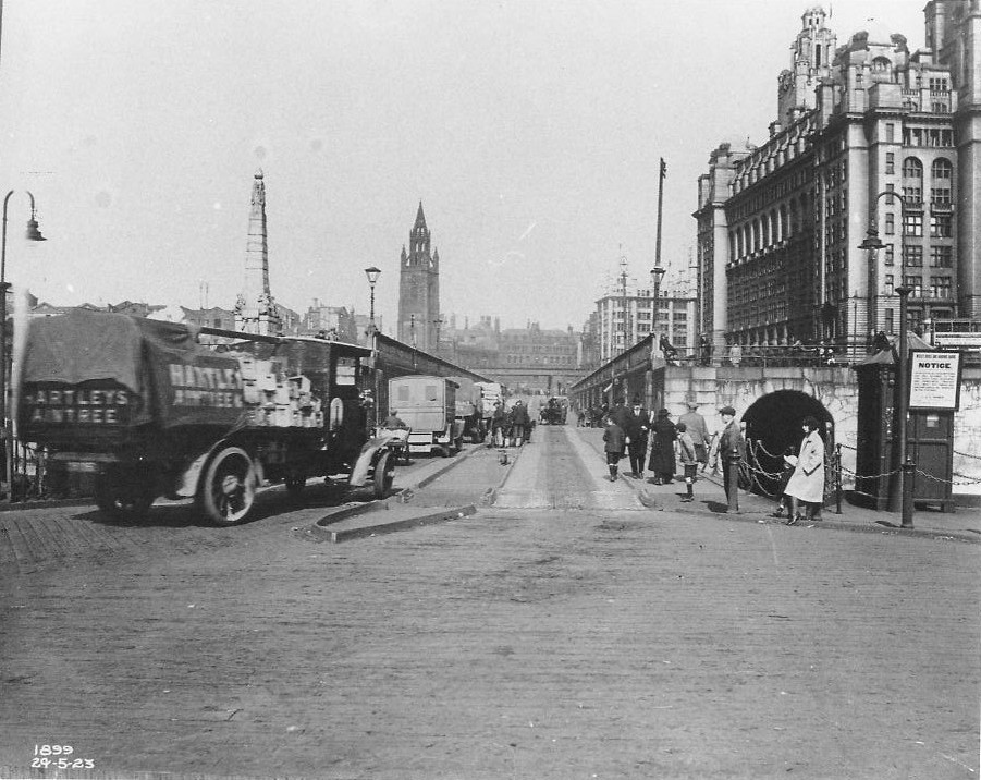 36 Amazing Vintage Pictures of Street Scenes in Liverpool in the late ...