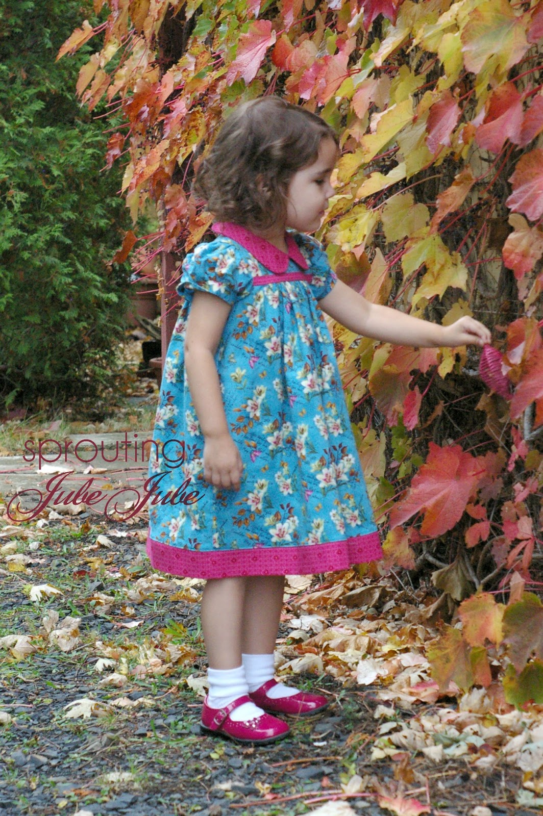 Sprouting JubeJube: Holly Days Dress by Ellie Inspired