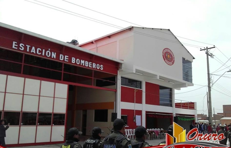 * También se hizo la entrega de equipamiento para el edificio de ...