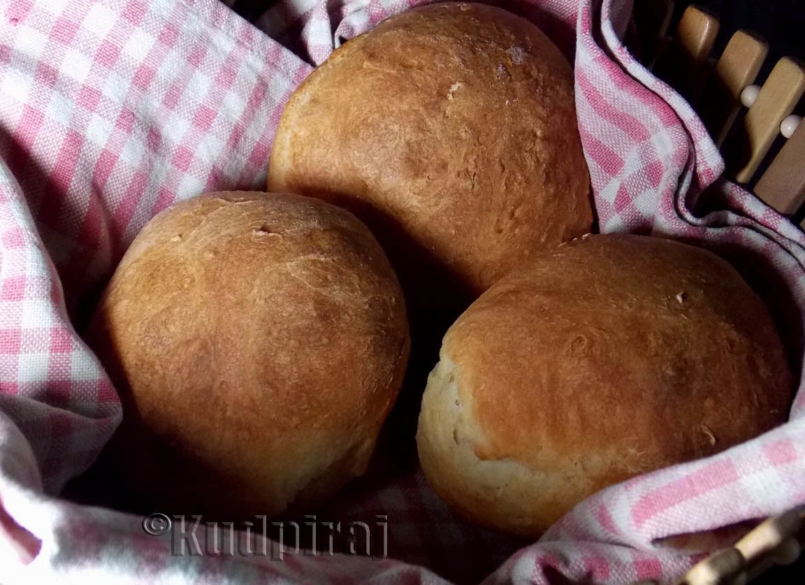 Kudpiraj's Garam Tawa: Goan Poi(Poee/Paav Bread) - Christmas Special