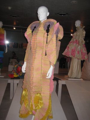 NHMILLUSTRATIONS: MATHILDE WILLINK VERSUS LADY GAGA