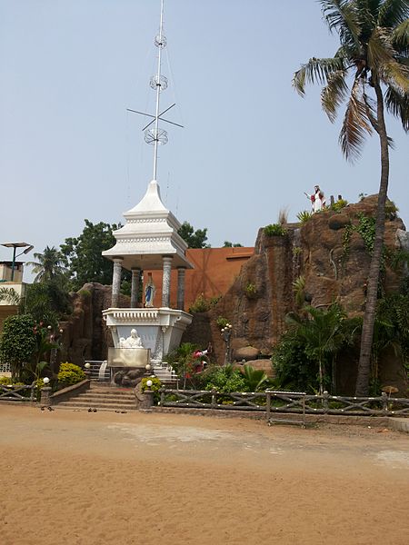 Tamilnadu Tourism: Poondi Madha Basilica, Tirukattupalli, Thanjavur