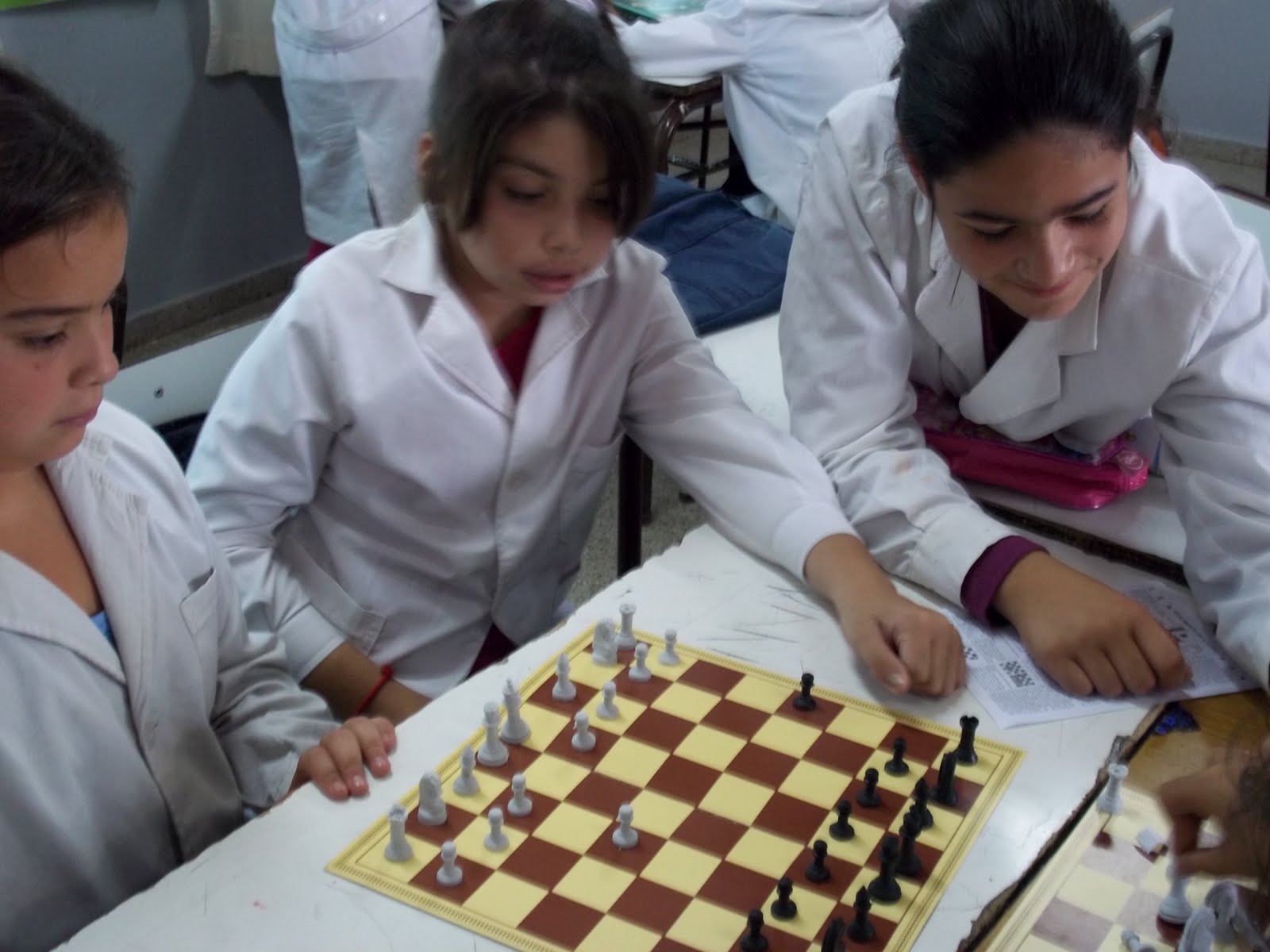 EP Nº16: EDI: ESPACIOS DE DEFINICIÓN INSTITUCIONAL