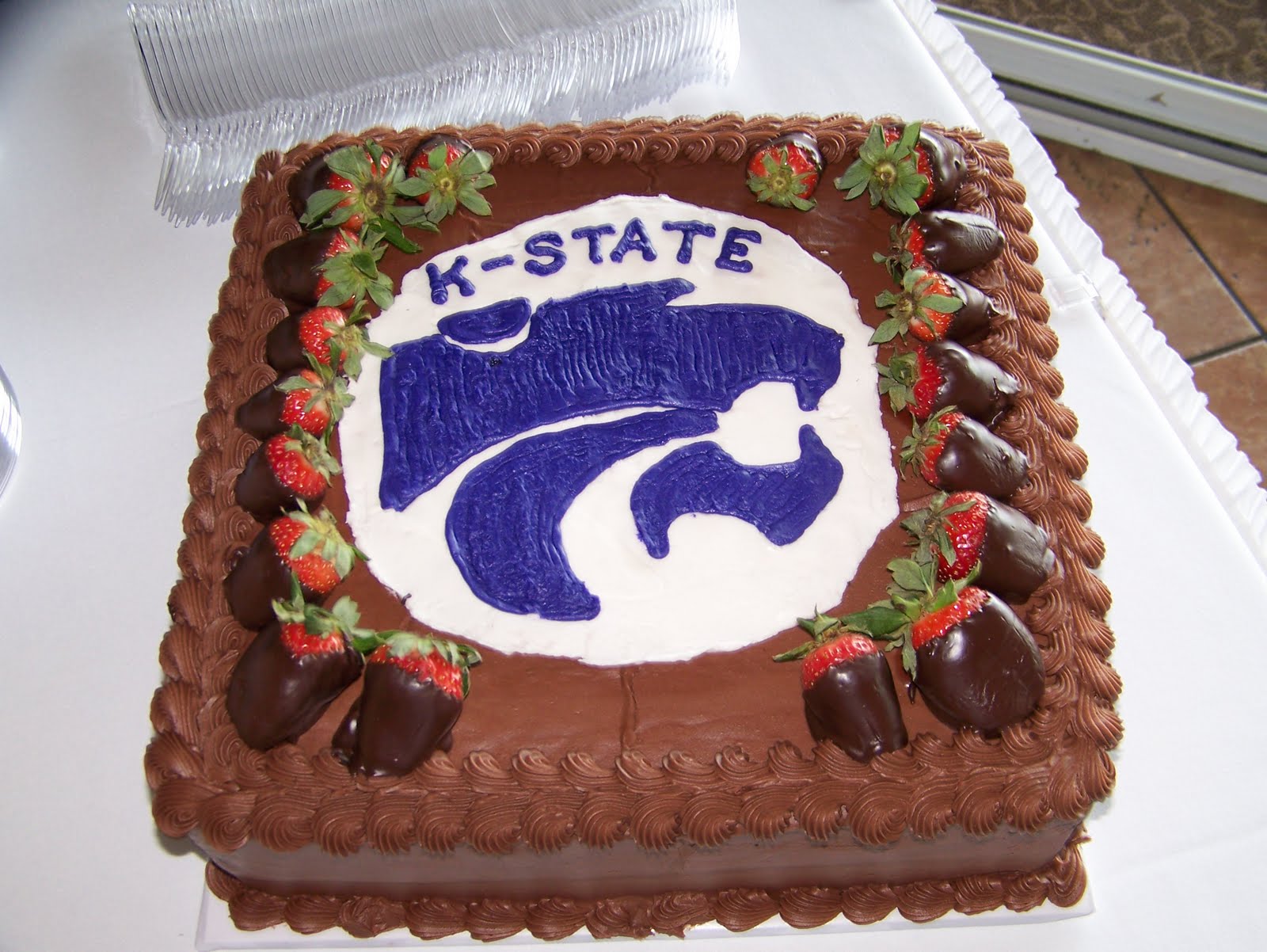 Serving Hands Weddings and Flowers: wedding cakes