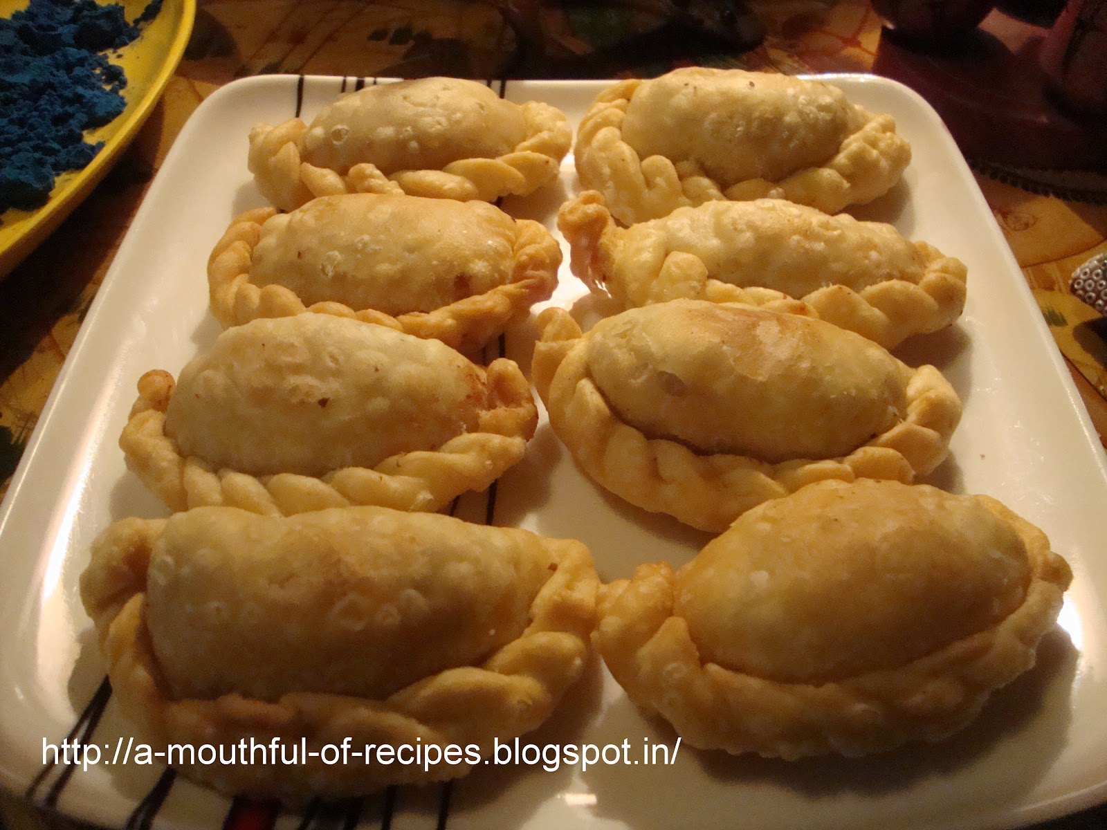 A Mouthful Of Recipes: Khasta Gujias : Holi special